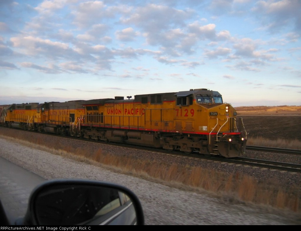 UP 7129 Leads A WB Manifest